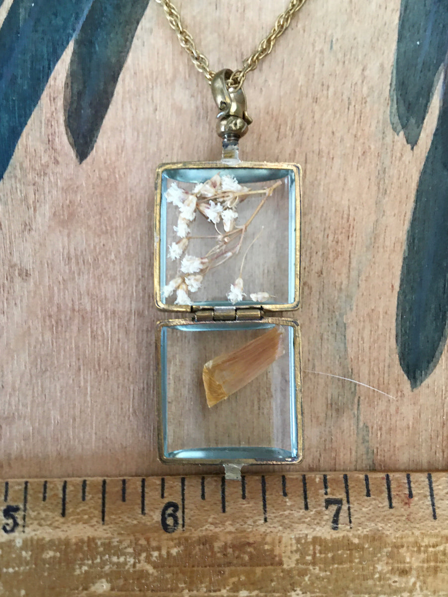 Standard size square brass locket – Jessimports